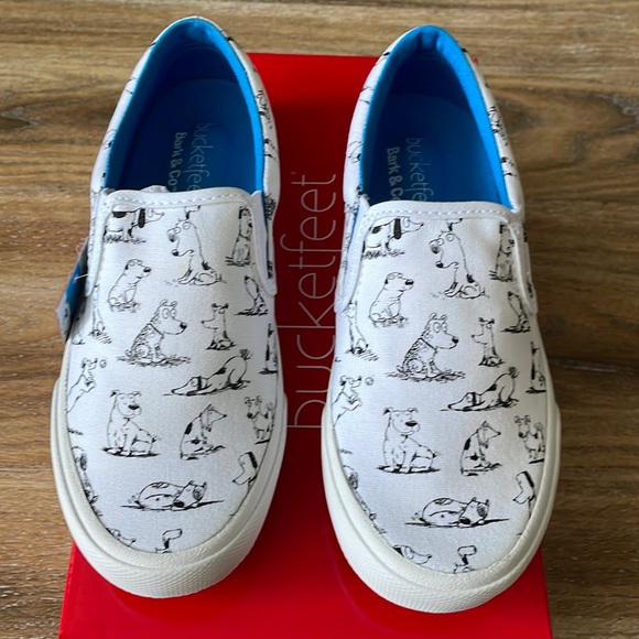 Bucket Feet | Shoes | Bucket Feet Bark Co Low Top Canvas Slip On ...